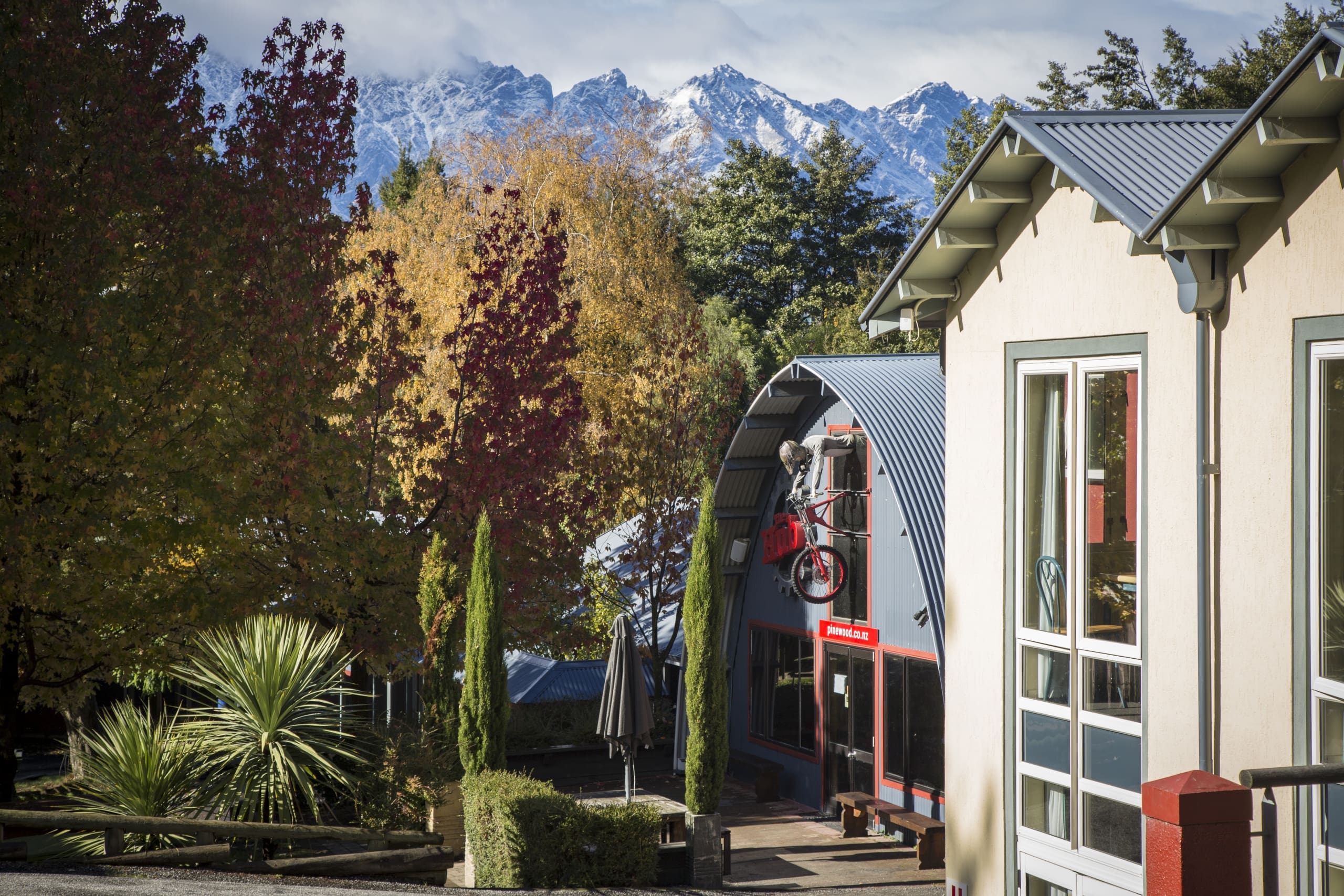 Jobs at Pinewood Lodge | Delaware North Careers